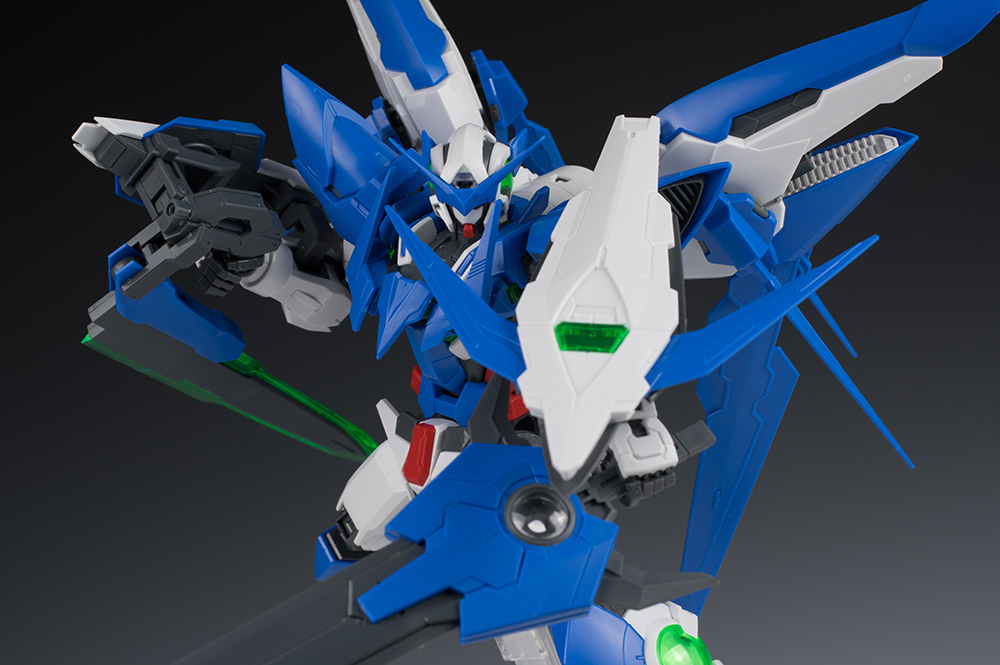 Bandai Limited MG Gundam Amazing Exia