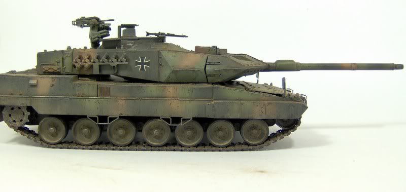 1:35 HobbyBoss German Leopard 2 A6EX Tank