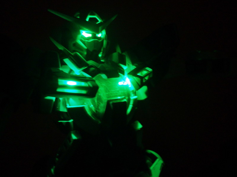 [x67] Yellow LED Gundam