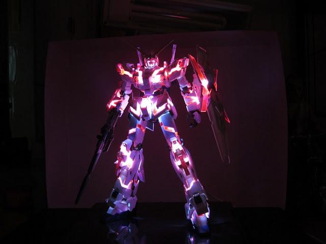 [x67] Yellow LED Gundam