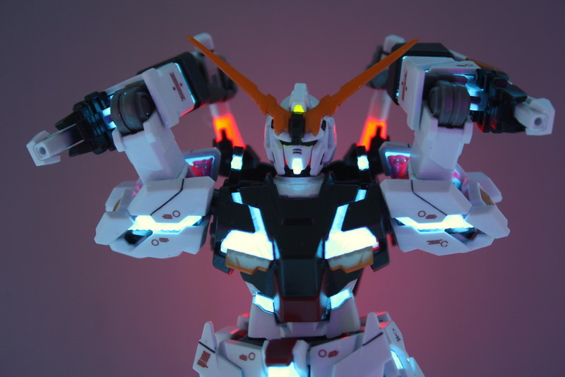 [x67] Yellow LED Gundam