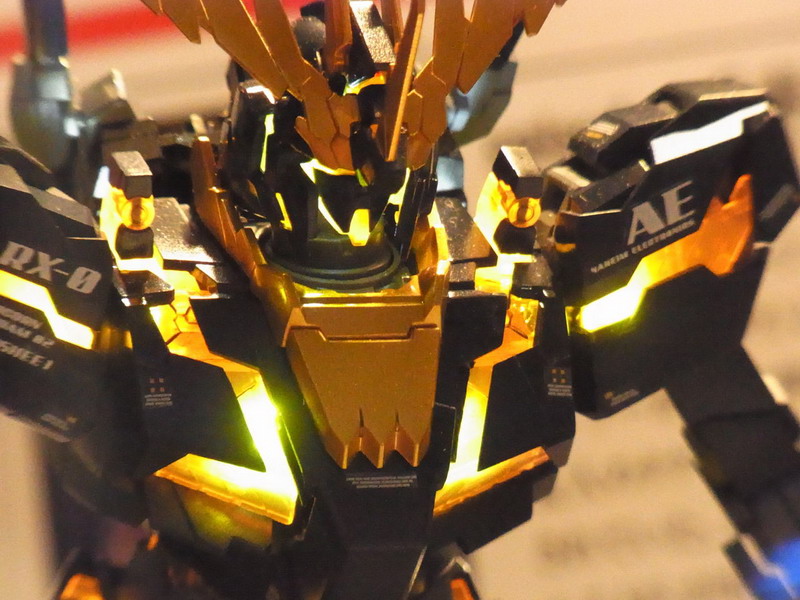 [x67] Yellow LED Gundam